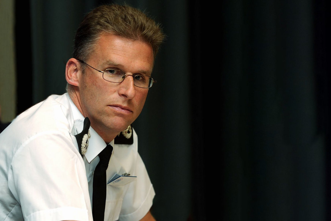 Former Police Chief Simon Cole found dead at his home, Aged 55, Cause of Death, Wife and Family ...